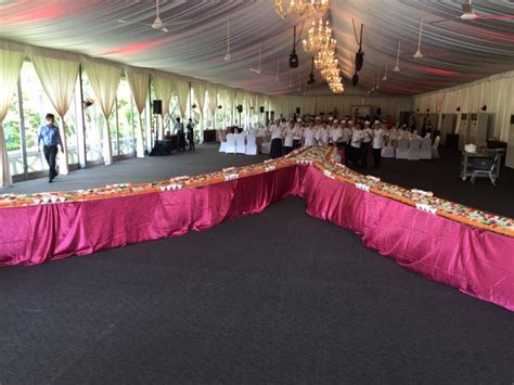 Largest Lohei Yusheng In A Logo Formation Singapore Book Of Records