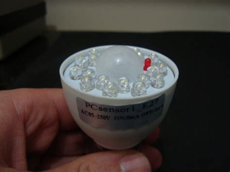 Lâmpada LED com sensor de presença Tudo vem da China