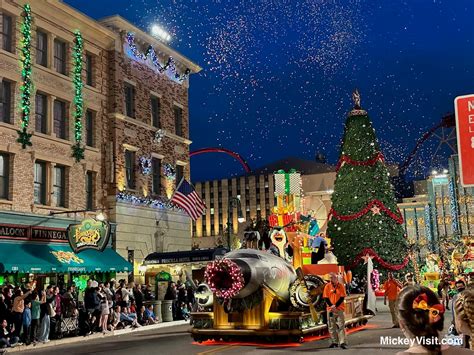 Universal Christmas Parade Holidays At Universal Orlando Magical