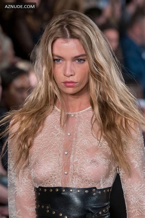 Stella Maxwell Sexy Dress At Philosophy Di Lorenzo Serafini Show At