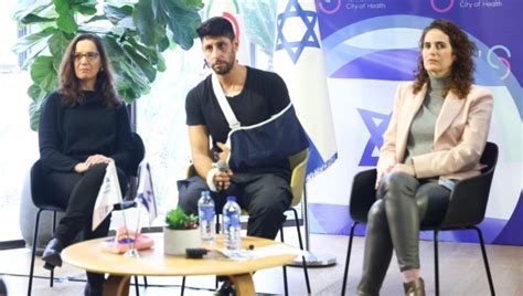 עידן עמדי משתחרר מבית החולים שיבא תל השומר