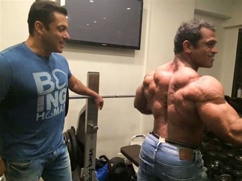 Exclusivepictures Of Salman Khan With His Biggest Bodybuilder Fan