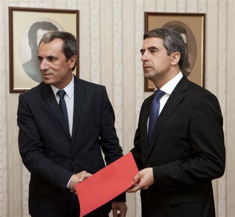 Президентът Росен Плевнелиев подписа указ с който предлага на Народното събрание да избере