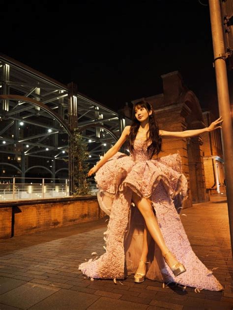 Pin on เถยนซเวย Tian Xiwei 田曦微 Girls fashion clothes Gala dresses
