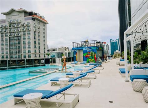 Wet Deck Bar At W Panama Rooftop Bar In Panama City The Rooftop Guide