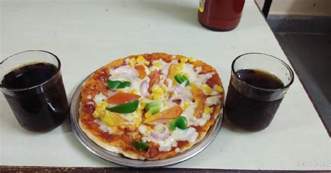 चीज़ कॉर्न पिज़्ज़ा Cheese Corn Pizza Recipe In Hindi रेसिपी बनाने की
