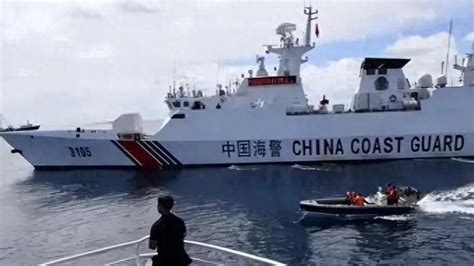 菲海警船除夕当天非法侵闯黄岩岛，中方驱离！凤凰网