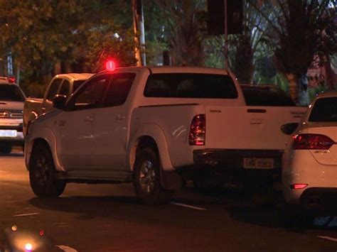 G1 Homem é Baleado Em Tentativa De Roubo De Viatura Da Polícia