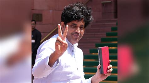 Understand Meaning Before Filing Fir Free Speech Integral Part Of Society Sc Quashes Gujarat
