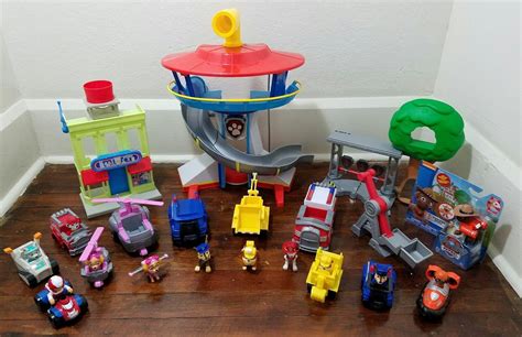Paw Patrol Look Out Look Out Playset Figures Vehicles Racers Hardware