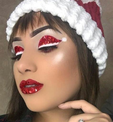 35 Gorgeous Christmas Makeup Ideas To Try In 2025 Dezayno