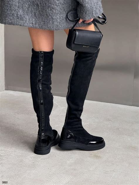 Код 9860 1 зима ️ботфорти замшеві з лаковими вставками та стрейчевим верхом — ціна 3500 грн у