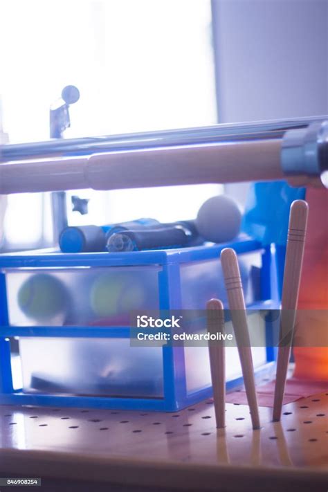 손목 손 및 손가락에 대 한 스포츠 상해 재활 물리 치료 병원에서 물리 치료 장비 전문 건강관리와 의술에 대한 스톡 사진 및 기타 이미지 건강관리와 의술 대체 요법