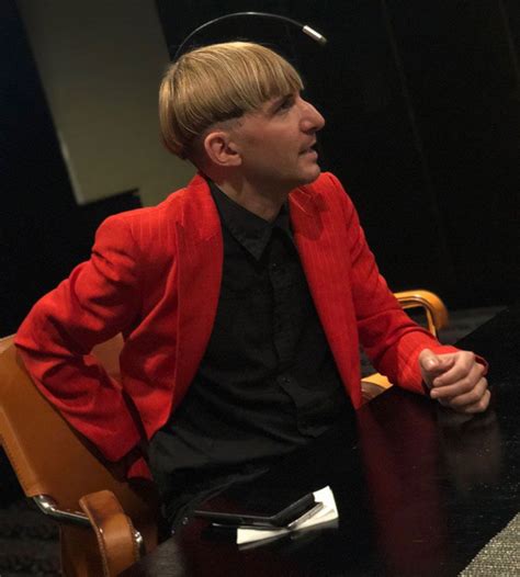 Neil Harbisson El Primer Cyborg De La Historia Debemos Tener La