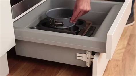 Tiroir de rangement sous four - YouTube