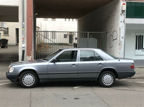 Тази W124-ка се продава за астрономическа сума - AUTO BILD България