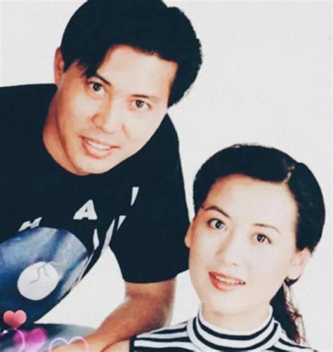 佟瑞欣从演琼瑶剧转型演伟人，妻子生病不离不弃，活成人生赢家