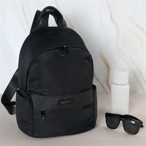 예쁘고 깔끔한 데일리 여성 백팩 온채널