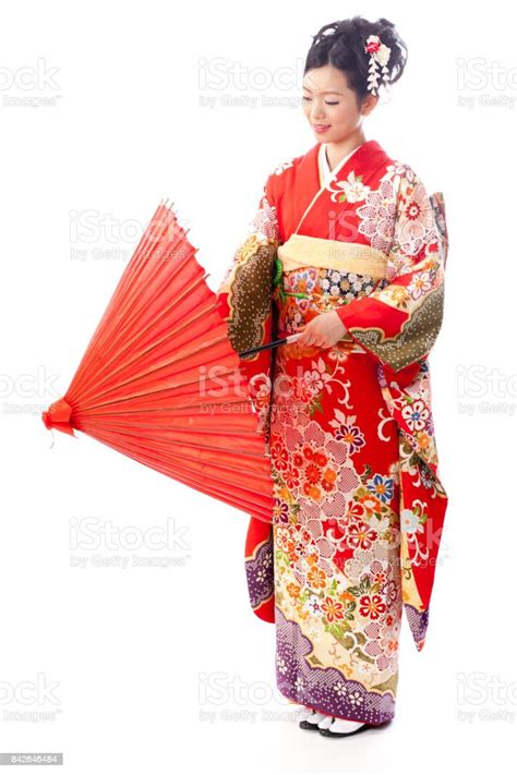흰색 배경에 고립 된 빨간 후 리소 데를 입고 아시아 여자의 초상화 기모노에 대한 스톡 사진 및 기타 이미지 기모노 다중