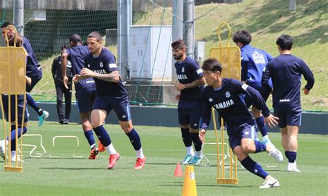 J1得点王の磐田ジャーメイン良が左前額骨を陥没骨折 1か月以上の離脱へ 2戦連発のfwペイショット「乗り切りたい」 スポーツ報知