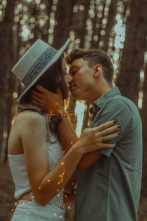 How To French Kiss With Tongue Expert Tips Tricks Lets Eat Cake
