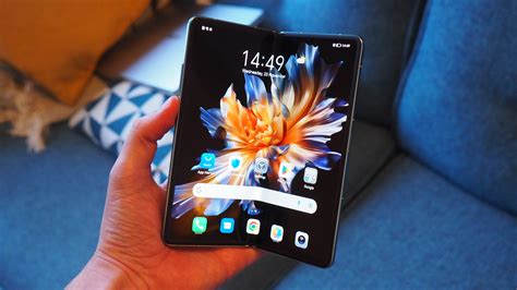 I Tried Honors New Folding Phone Its A Great Samsung Galaxy Z Fold