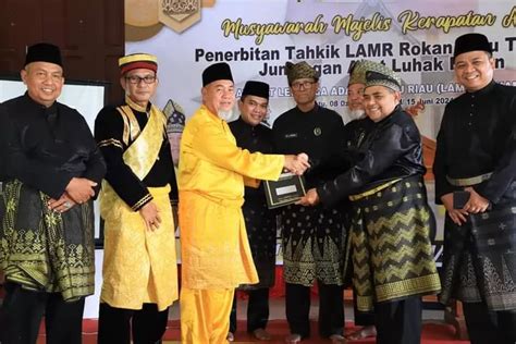 Raja Rokan Tengku Endrizal Junjungan Adat Luhak Rokan Iv Koto Riau Satu