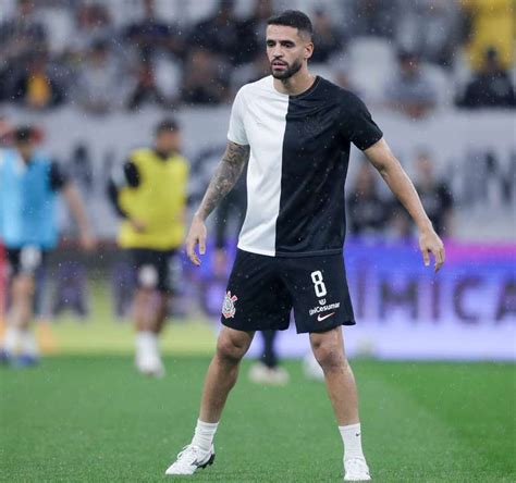 Renato Augusto Acredita Em Renovação Curta Com O Corinthians E Revela