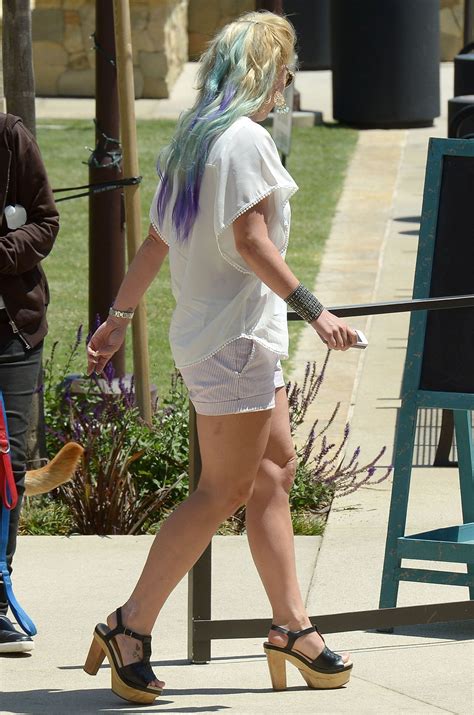 Britney Spears Feetforum