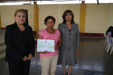 Portal Web Ultimo Informe ALCALDESA PROVINCIAL CLAUSURÓ CURSOS DE TALLERES REALIZADO POR LA