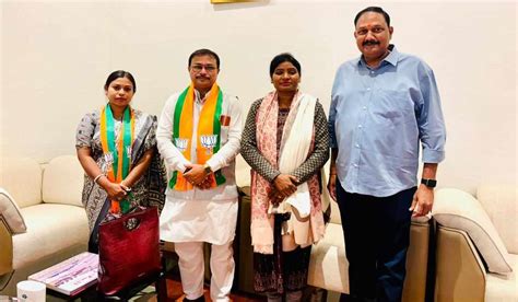 Bjp National Secretary Dr Asha Lakra Receives Warm Welcome During One