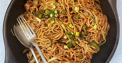 Stir Fry Egg Noodles Recipe By Malaysian Kitchen Uk Cookpad