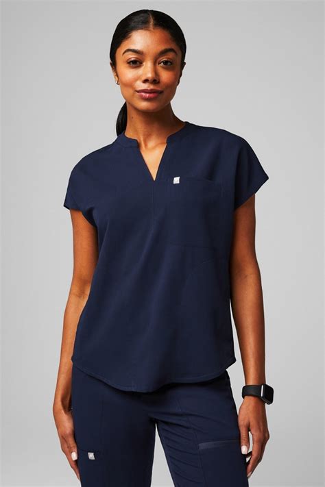 Evolve Scrub Top Fabletics