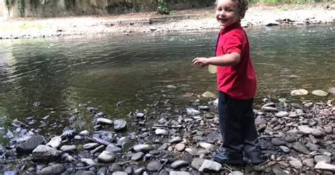 Le Corps Dun Enfant Retrouvé Dans Une Rivière Deux Adultes Et Un