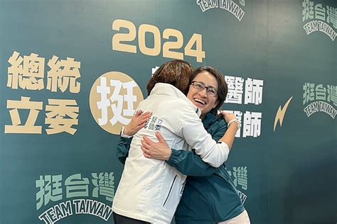 搶救台中艱困選區？ 蕭美琴首站為林靜儀 蕭：全台都激烈