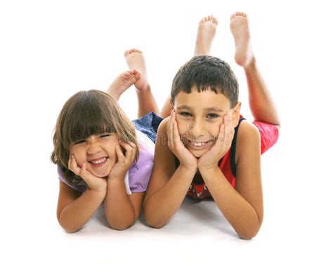 Hermano Y Hermana Foto De Archivo Imagen De Sonrisa Calcetines 6967010