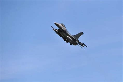 У США стартувала підготовка українських пілотів на F 16 — Пентагон