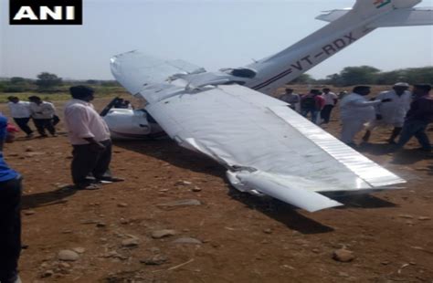 Trainee Aircraft Crashed पुणे में ट्रेनी एयरक्राफ्ट दुर्घटनाग्रस्त