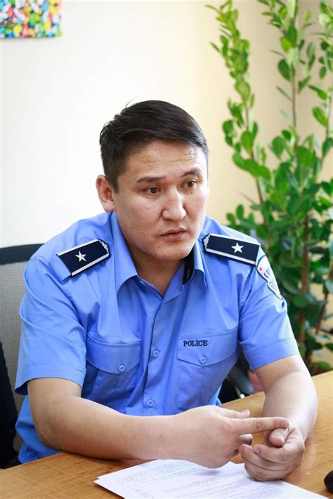 Б Өсөхбаяр Иргэд Дархан цаазат уулнаас хууль бусаар самар бэлтгэж байна Newswall