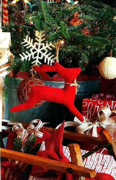 Solve Country Christmas Ornaments Jigsaw Puzzle Online With 24 Pieces