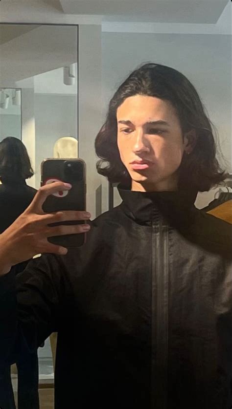 Pin Von Mituo Auf ヘアスタイル