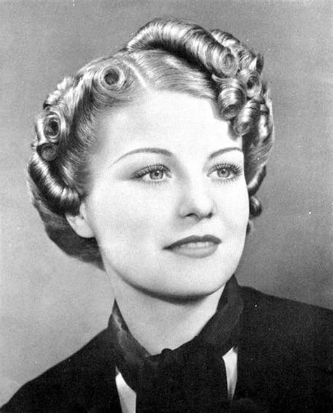 Easily Identify The Key Trend Of The 30s Hairstyles Were Wave