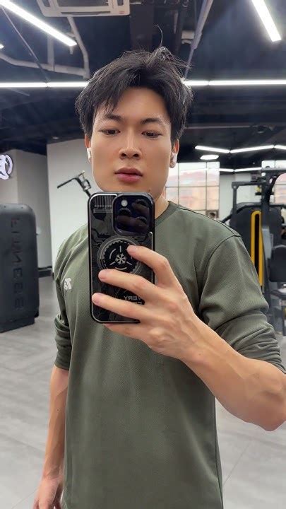 男人至死是少年，六一快乐兄弟萌，今天带小孩吃kfc自己也放纵了，又白练！100个健身的理由 自律遇见更好的自己 百日硬汉计划 薄肌男孩
