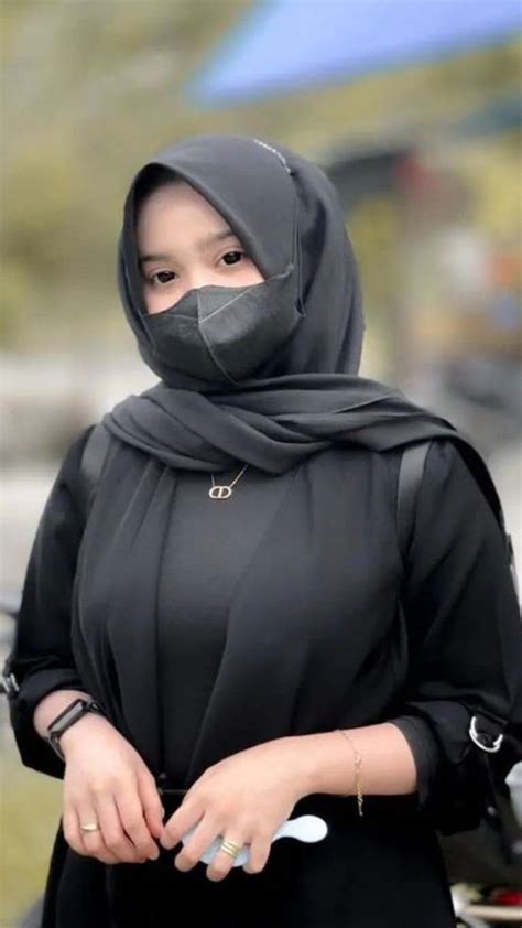 Pin oleh Rans Firman di Gaya hijab | Gaya hijab, Pakaian ketat, Wanita ...