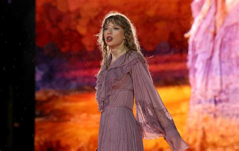 Taylor Swifts Final Eras Tour Show In Nashville Delayed By Four