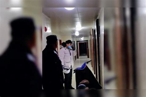 保安劝阻电动车不能在楼上充电，反遭女子怒怼：有法就不犯法了吗
