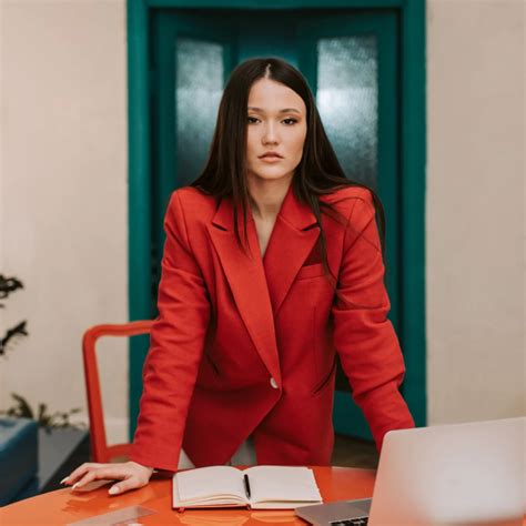 Episode 381 Stop Playing Small Step Into Your Bigger Bolder Life