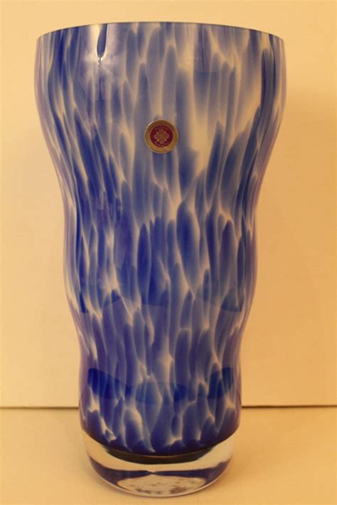 Momo Panache Hand Blown Art Glass Vase Sep 08 2019 District