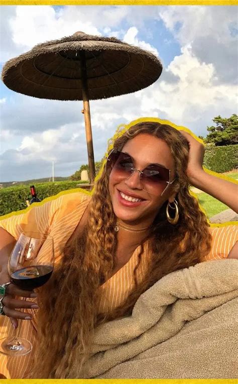 Sunshine Queen Scrolller