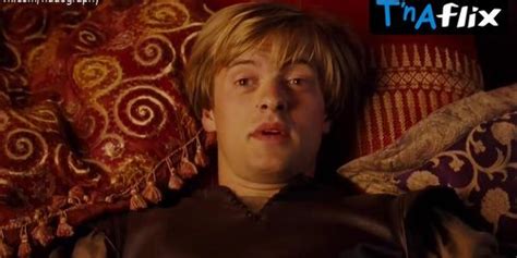 Carmen Electra Butt Breasts Scene In Epic Movie Tnaflix Com